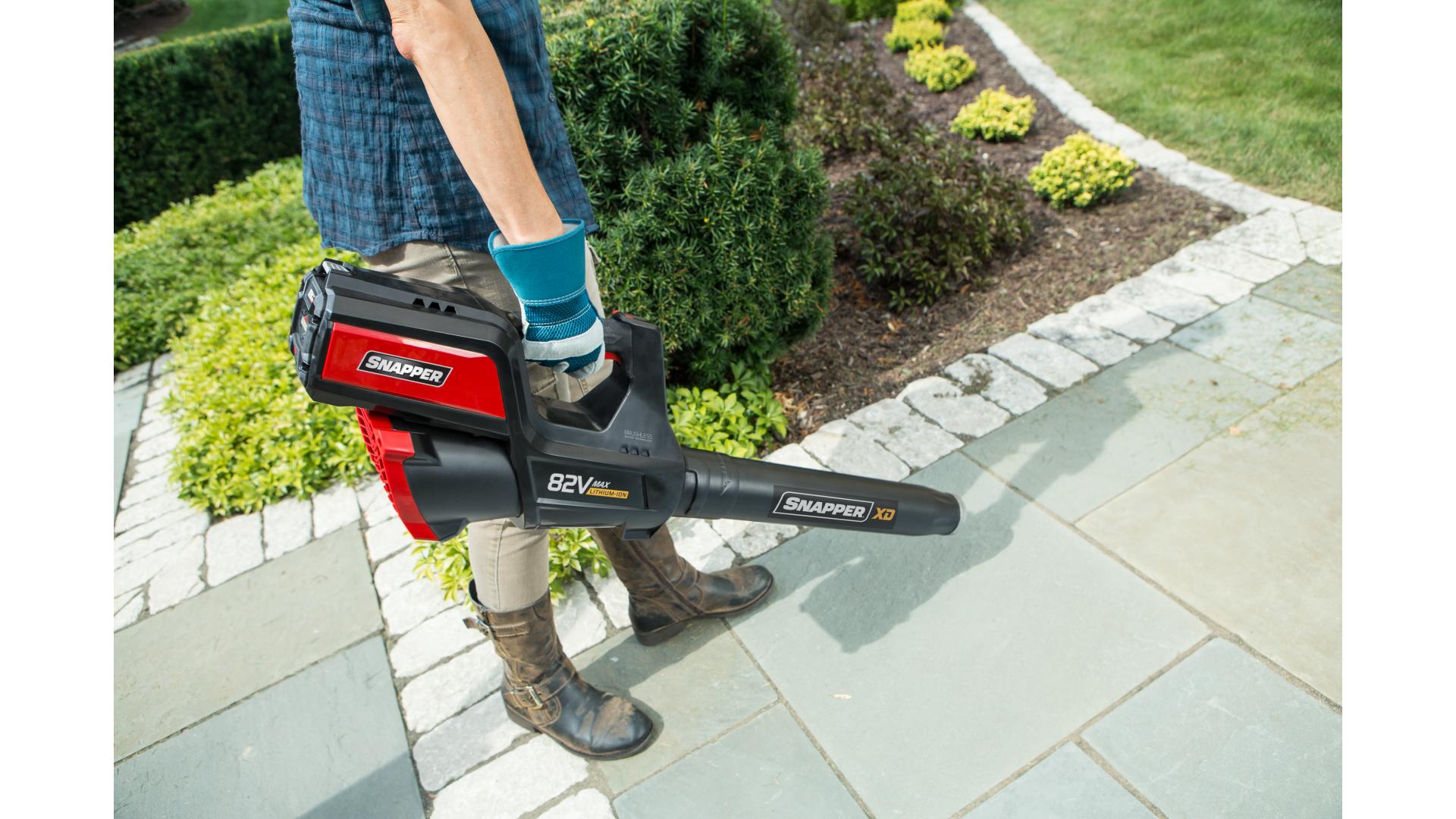 82-Volt Max* Lithium-Ion Cordless Leaf Blower | Snapper